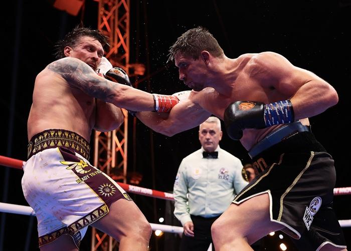 ウシク、ヴァーホーベンに大苦戦 議論の余地のある11回TKO勝ち | Boxing News（ボクシングニュース）